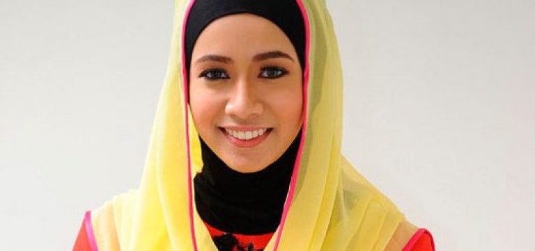 Biodata Amira Othman, Penyanyi Lagu Hati-hati | Azhan.co