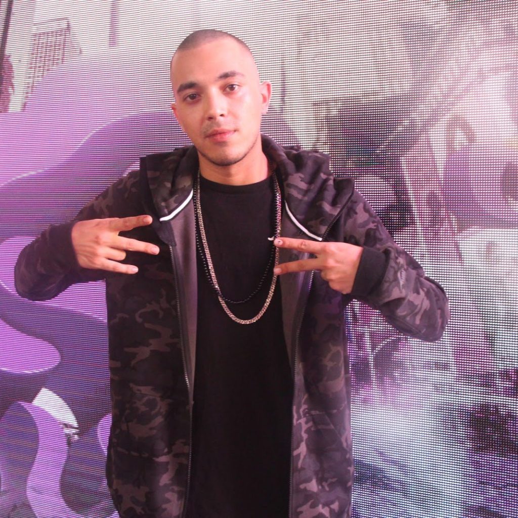 Biodata Penyanyi Rap SonaOne | Azhan.co