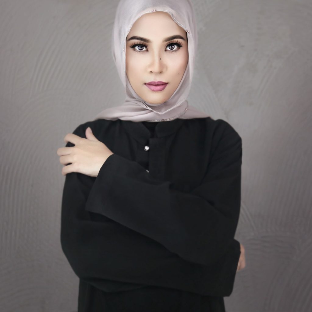 Biodata Bella Dally, Artis Kacukan Melayu, Pakistan dan Filipina | Azhan.co