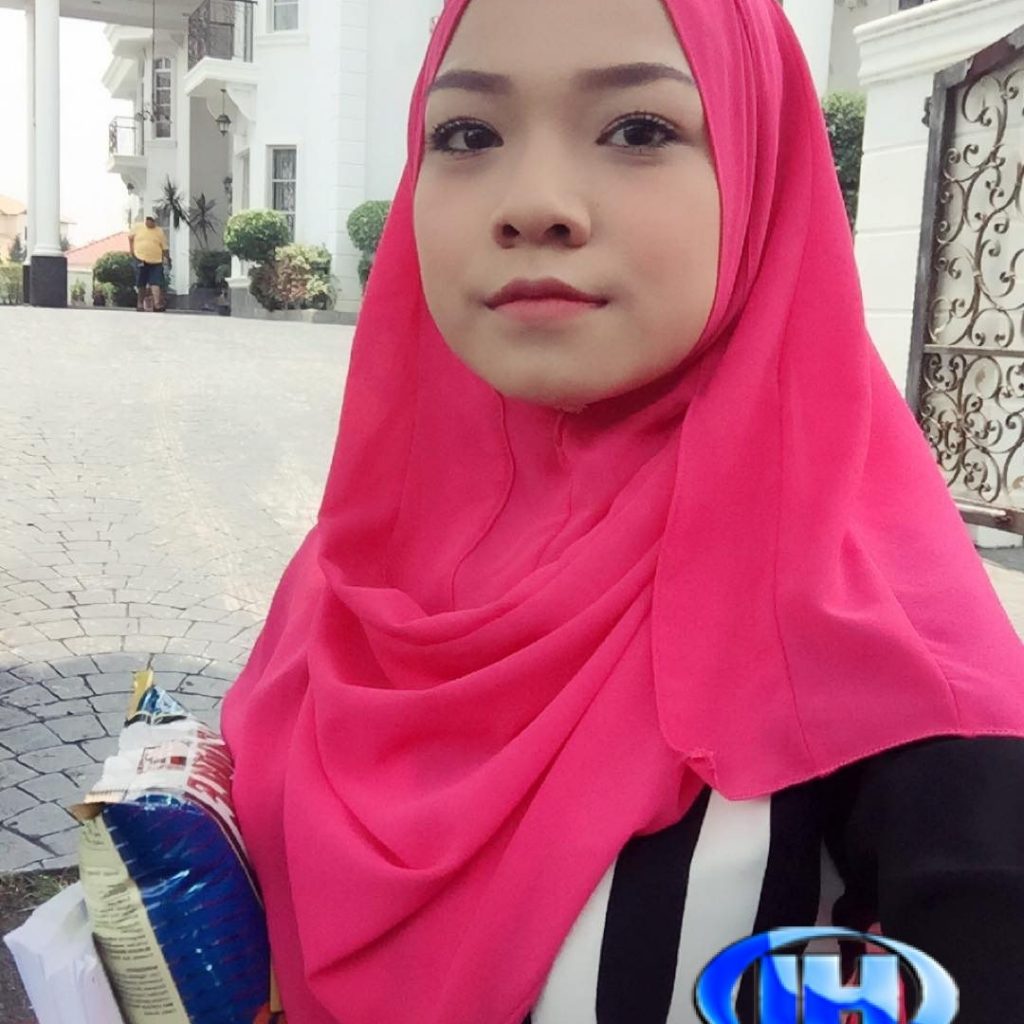 Biodata Nur Ruhainies, Pelakon Cantik Seiras Nora Danish - Azhan.co