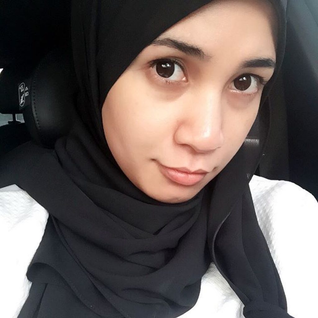 Biodata Izreen Azminda, Pelakon Cantik Serba Boleh | Azhan.co