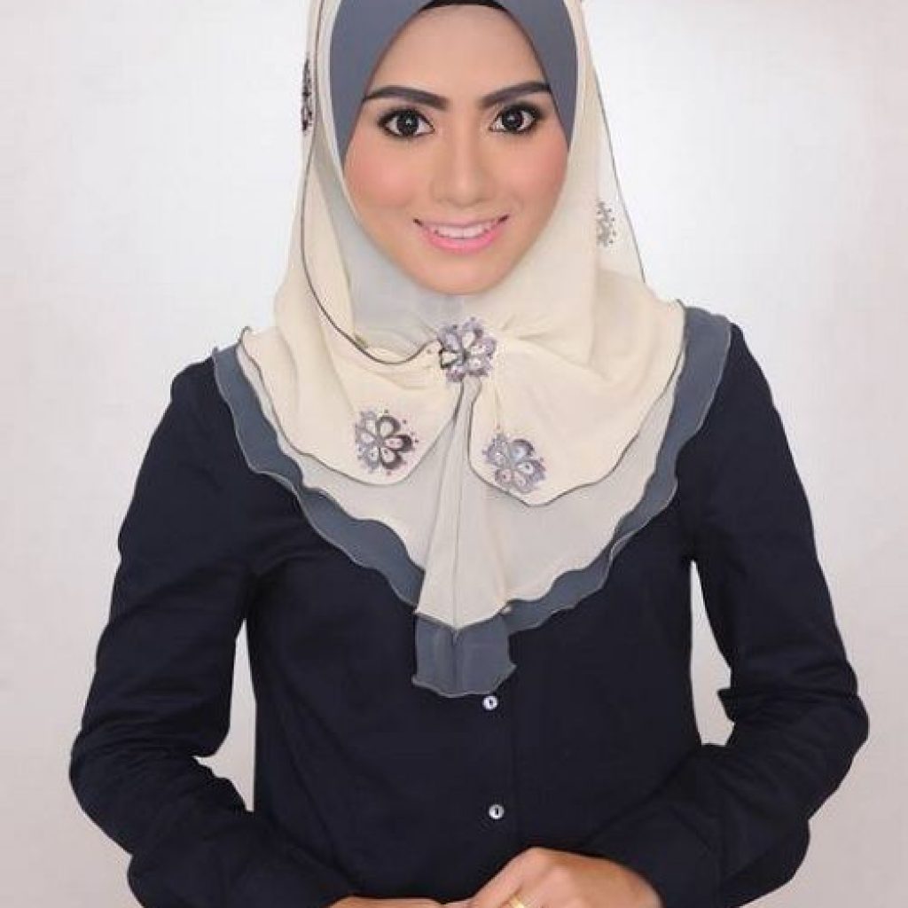Biodata Penuh Mawar Abdul Karim, Anak Kepada Pengasas Tudung Fareeda ...