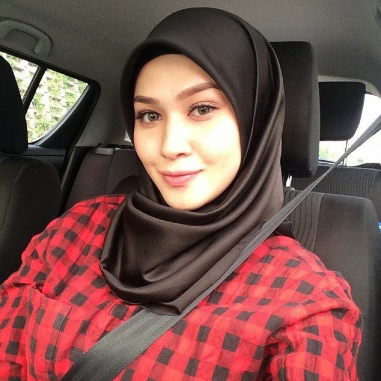 Biodata Penuh Niena Baharun, Pelakon Baru Yang Semakin Menyinar | Azhan.co