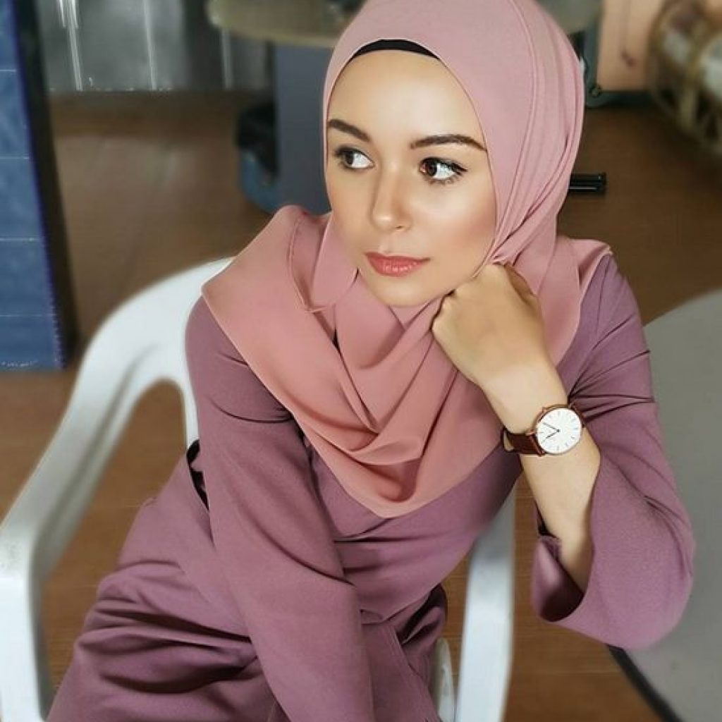 Biodata Sarah Hildebrand, Ikon Fesyen Berwajah Kacukan | Azhan.co