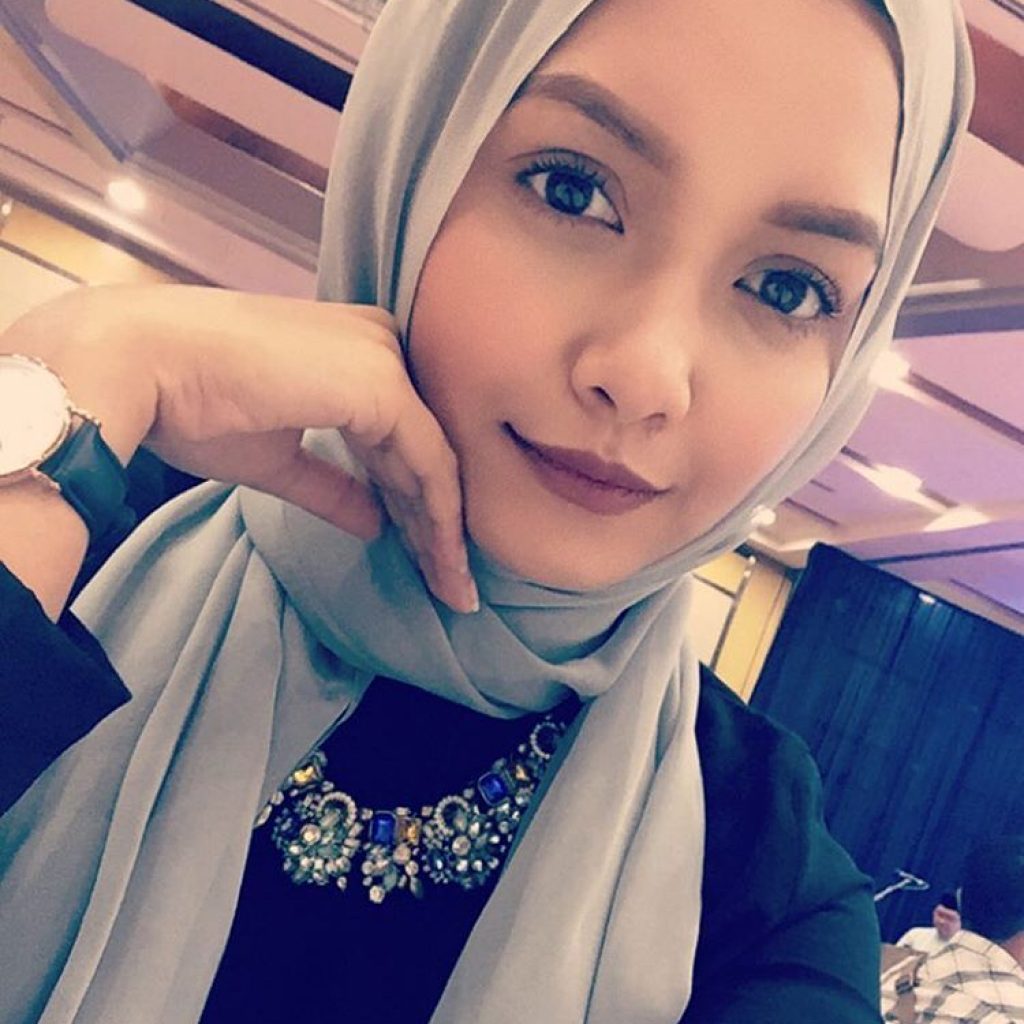 Biodata Azira Shafinaz, Pelakon dan Penyanyi Kumpulan De Fam | Azhan.co