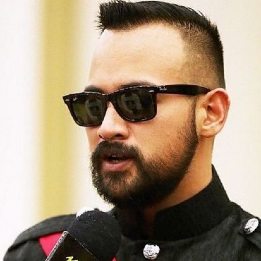 Biodata Sharnaaz Ahmad, Pelakon Watak Antagonis | Azhan.co