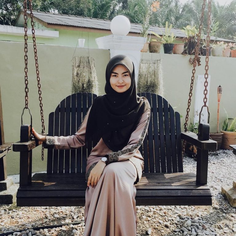 Biodata Wany Hasrita, Penyanyi Lagu Menahan Rindu | Azhan.co