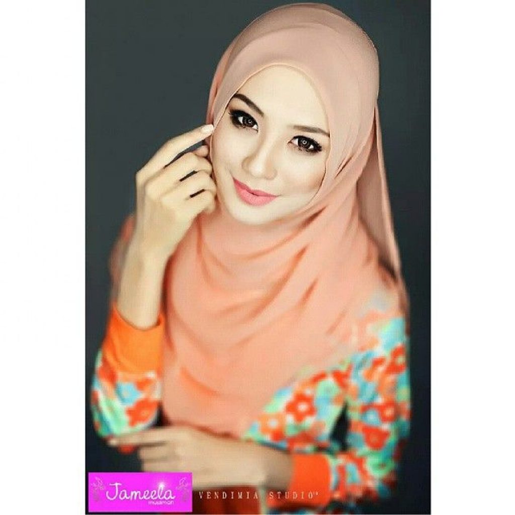 Biodata Eleena Sui, Artis Cantik Yang Baru Menamatkan Zaman Bujang ...