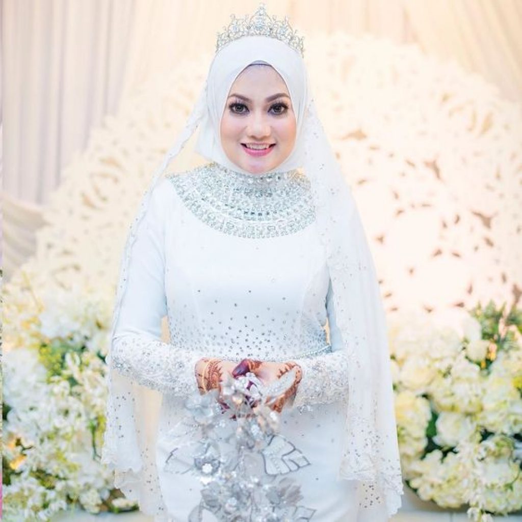 Biodata Hazlin Hussain, Pengacara 999 (TV3) | Azhan.co