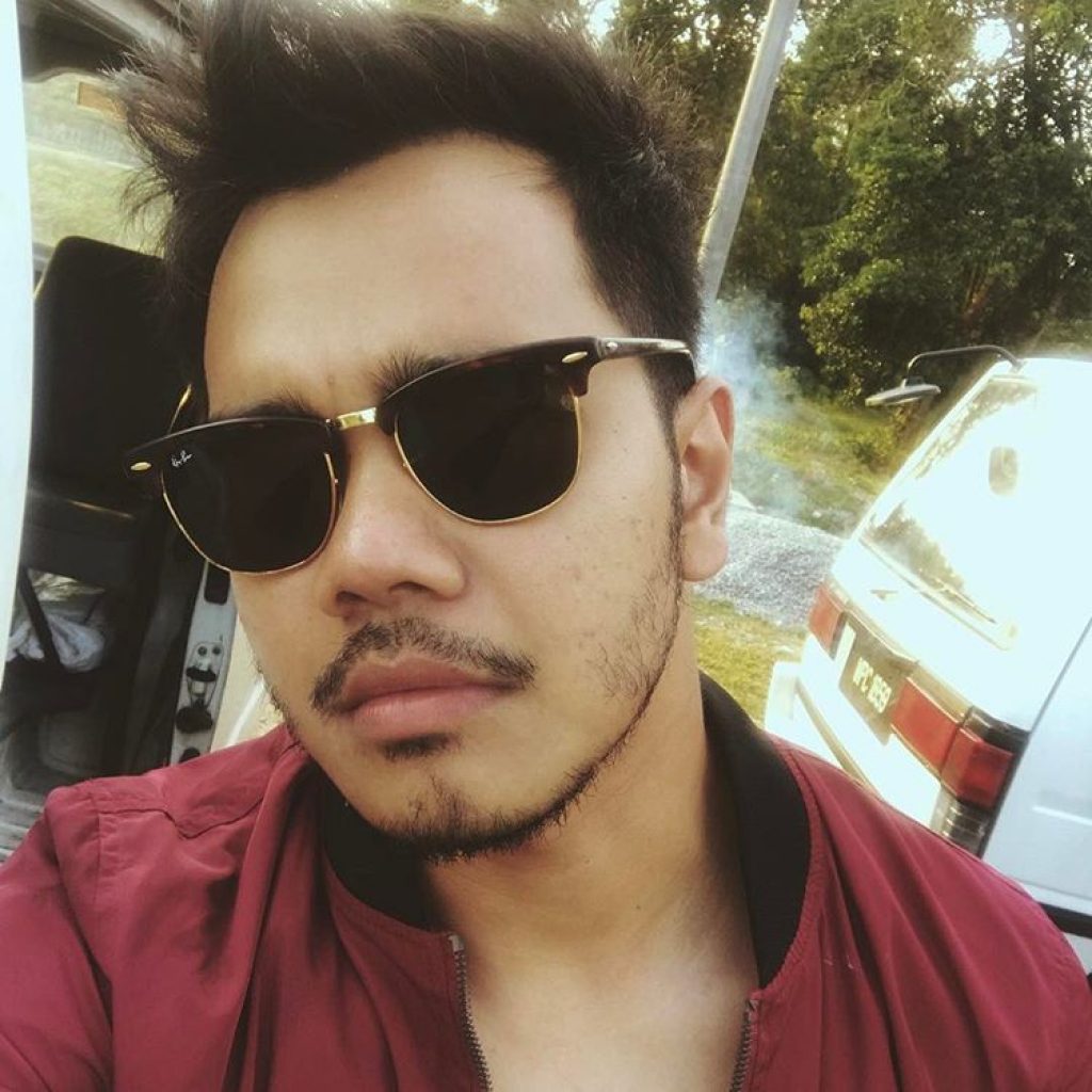 Biodata Alif Satar, Penyanyi Versatil Popular - Azhan.co