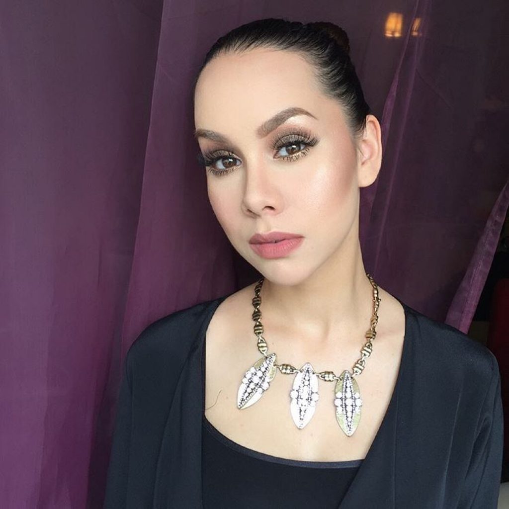 Biodata Tania Hudson, Aktres Cun Kacukan Melayu-Australia | Azhan.co