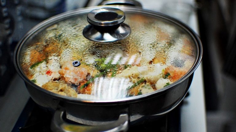Masak Steamboat Sendiri di Rumah! | Azhan.co