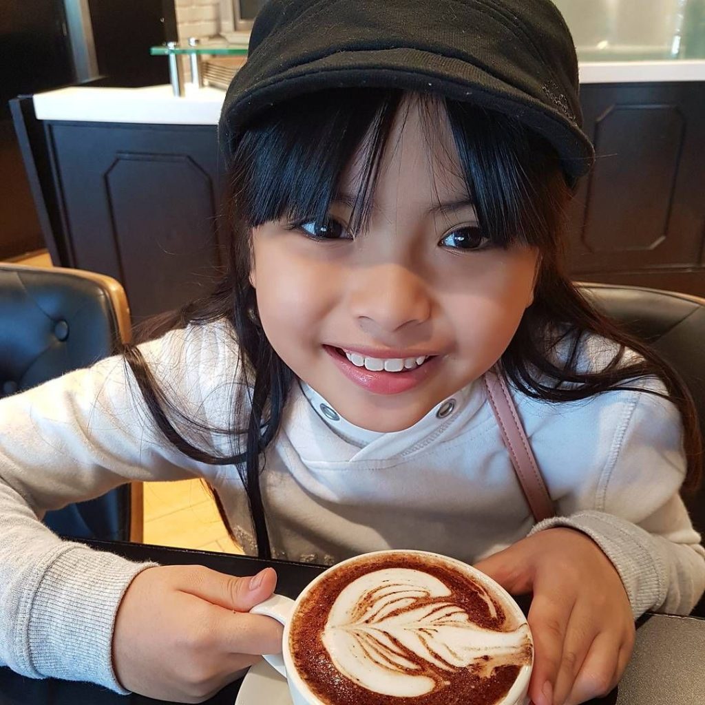 Biodata Nur Qistina Raisah, Pelakon Cilik Berbakat Besar | Azhan.co