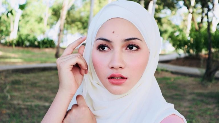 Biodata Aishah Azman, Pelakon Baru Meningkat Naik | Azhan.co