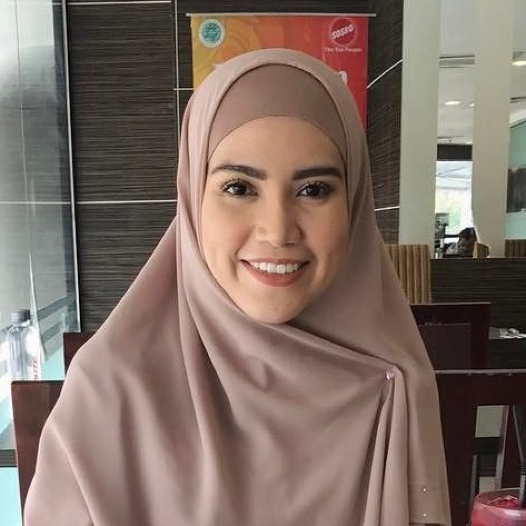 Biodata Elyana, Penyanyi Yang Pernah Popular Dengan Lagu Kalis Rindu ...