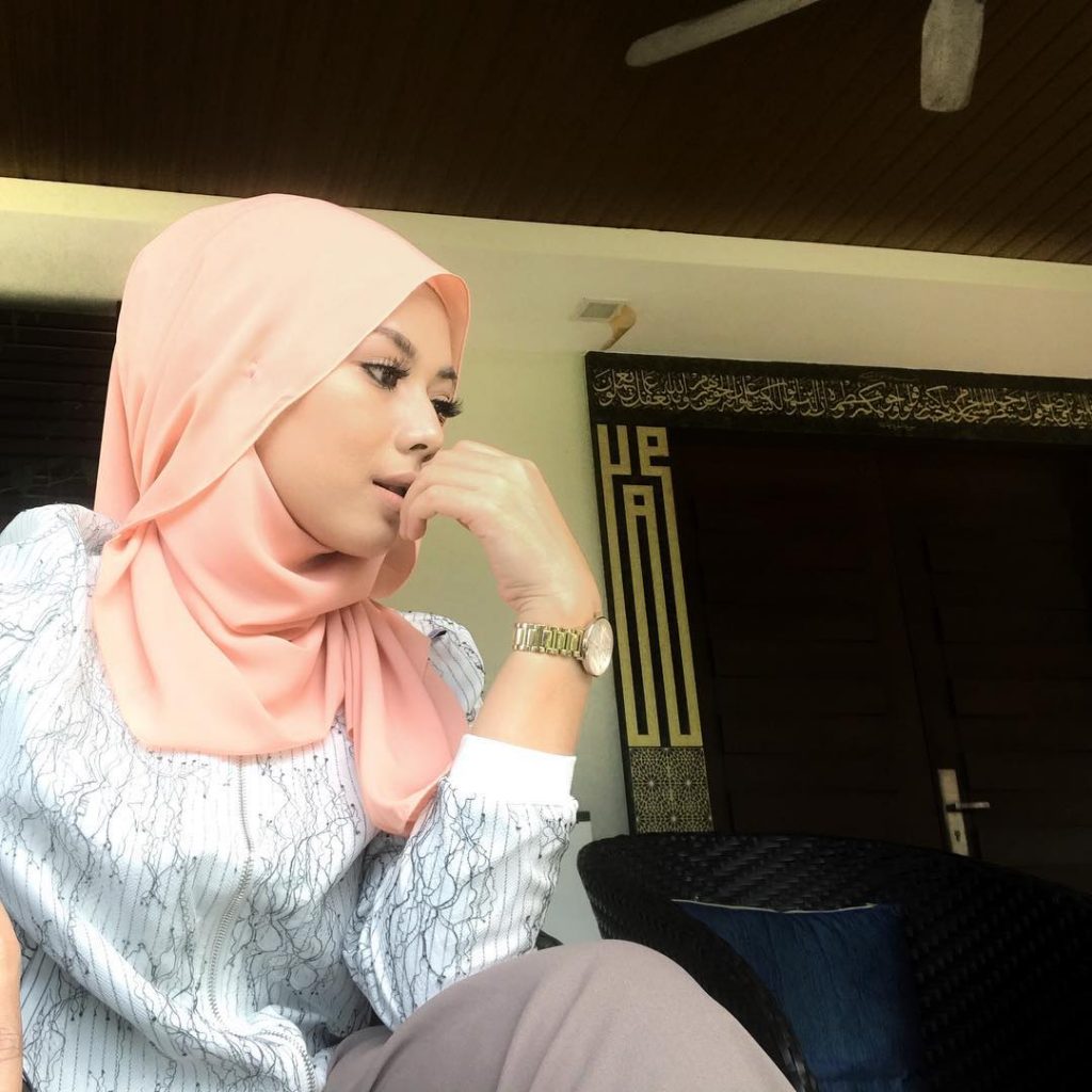 Biodata Azar Azmi, Pelakon Kelahiran Dewi Remaja | Azhan.co