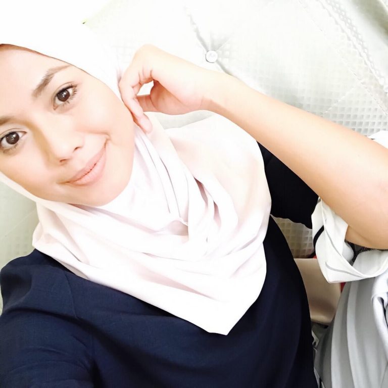 Biodata Azar Azmi, Pelakon Kelahiran Dewi Remaja | Azhan.co