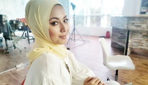 Biodata Azar Azmi, Pelakon Kelahiran Dewi Remaja | Azhan.co