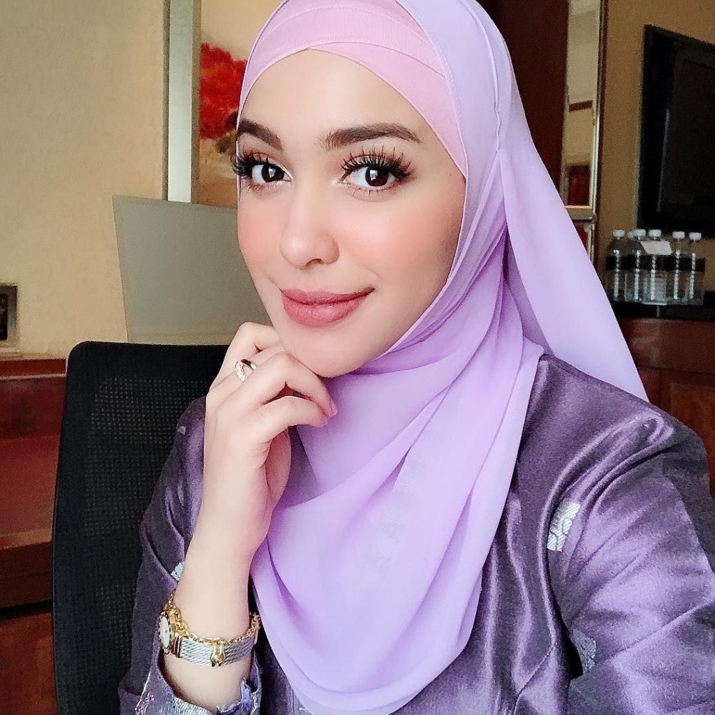 Biodata Wanna Ali, Penyanyi & Pelakon Yang Comel | Azhan.co