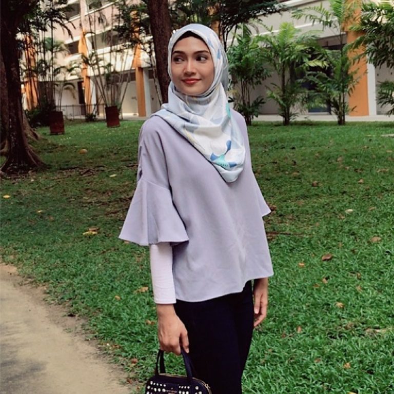 Gambar Atikah Suhaime Cantik Bertudung | Azhan.co