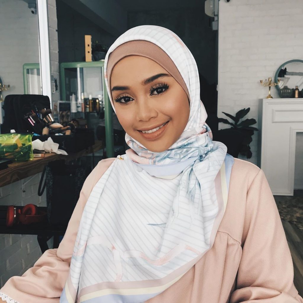 Biodata Bunga Isme, Rapper Bertudung Pertama Malaysia | Azhan.co