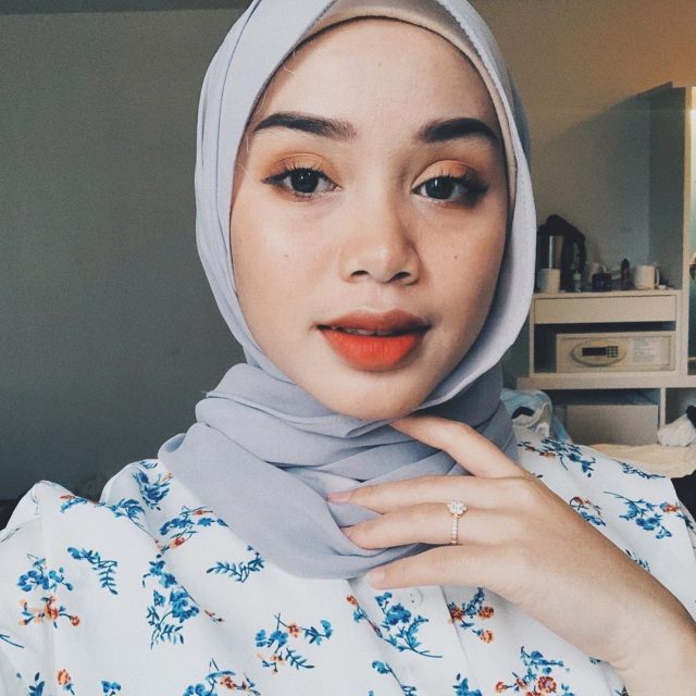 Biodata Bunga Isme, Rapper Bertudung Pertama Malaysia | Azhan.co