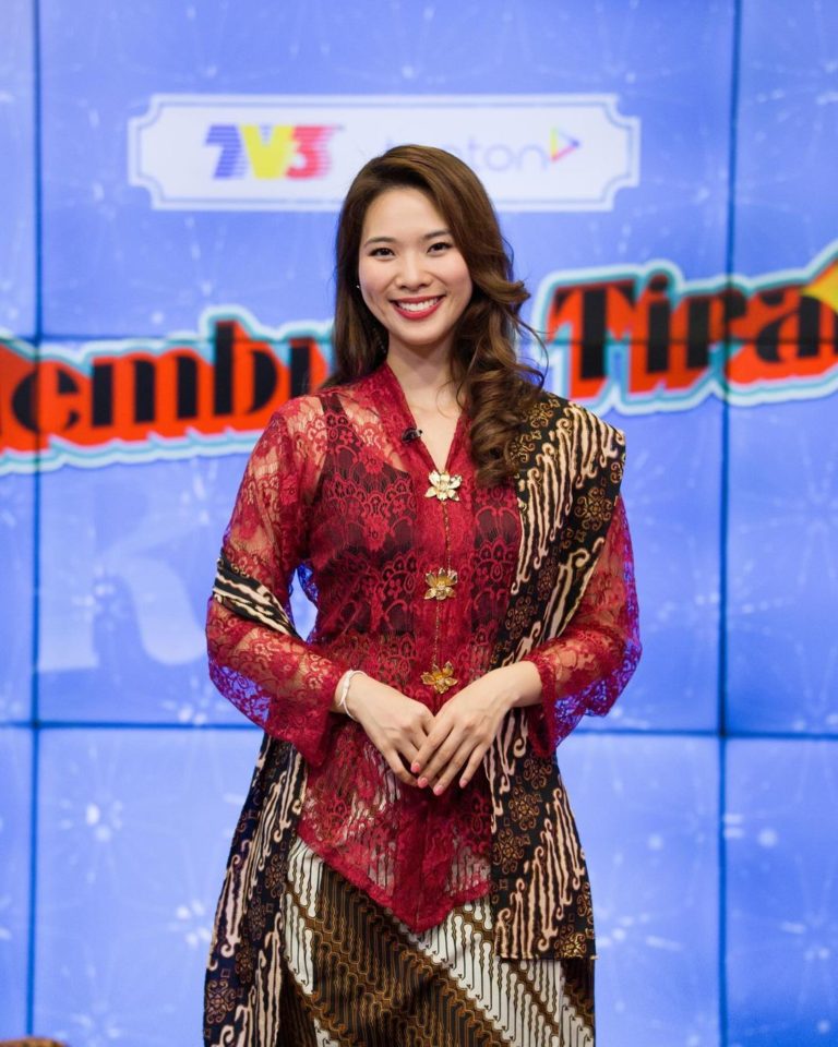 Biodata Mek Yun, TikToker Terkenal Dari Kelate - Azhan.co